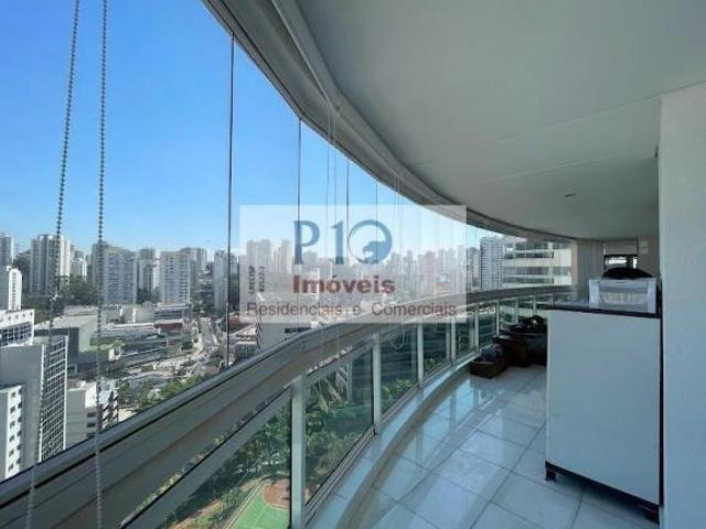 Apartamento com 4 suítes 4 vagas a venda no Panamby