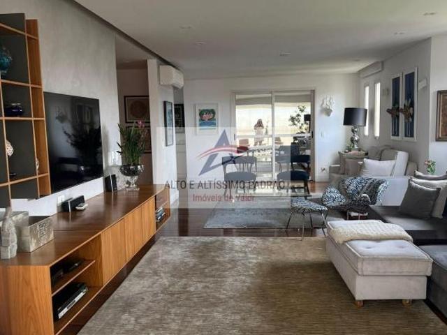 Apartamento com 4 suítes 4 vagas a venda no Panamby