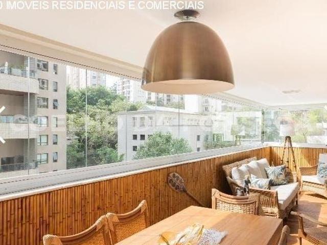 Apartamento com 4 suítes 4 vagas a venda no Panamby