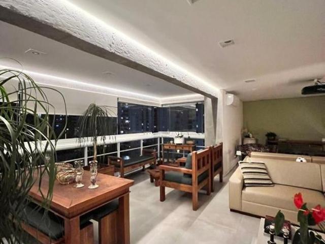 Apartamento com 4 suítes 4 vagas a venda no Panamby