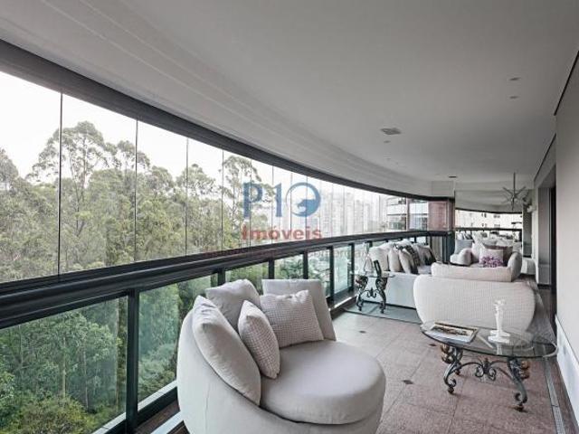 Apartamento com 4 suítes 5 vagas a venda no Panamby