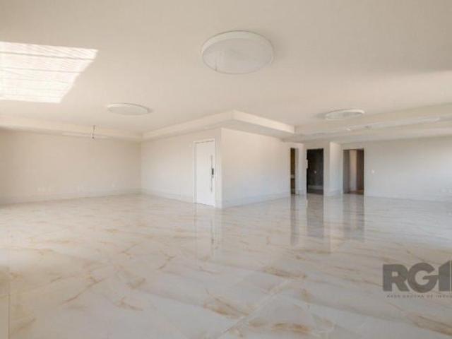 Apartamento com 4 suítes, churrasqueira, no bairro Moinhos de Vento, Poa/RS