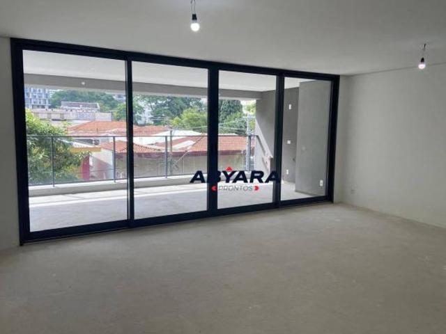 Apartamento com 4 suites à venda, 189 m² Moema
