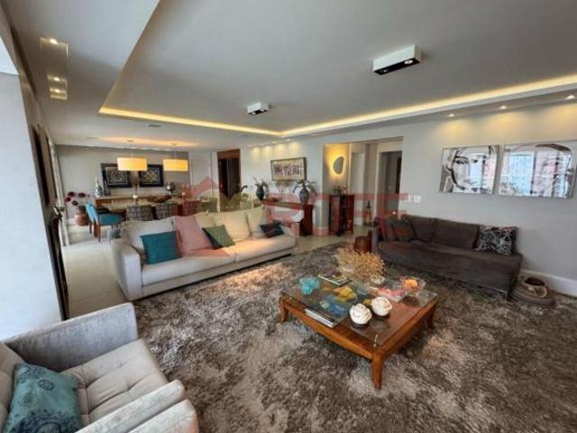 Apartamento com 4 suítes a venda, 335m², em Moema Pássaros próximo ao Parque Ibirapuera