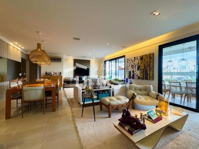 Apartamento com 4 suítes à venda na Alameda das Rosas Setor Oeste