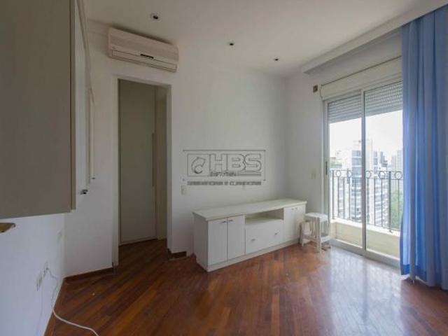 Apartamento com 4 suítes e 4 vagas 260m2 no Panamby