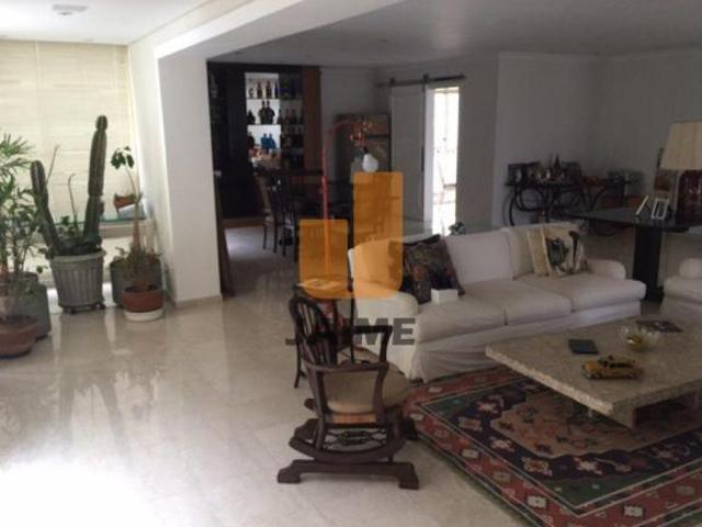 Apartamento com 4 suites e 5 vagas em Higienópolis