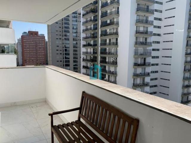 Apartamento com 4 suítes em Moema