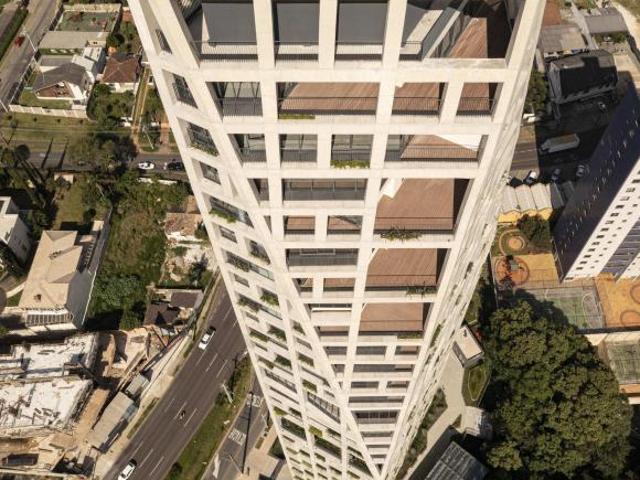 Apartamento com 4 suítes no Mossunguê PR