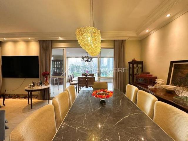 Apartamento com 4 suítes, varanda gourmet e 5 vagas — Condomínio clube ao lado do Shopping Morumbi