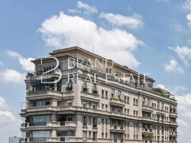 Apartamento com 505 m², no Jardim Europa, com Ampla Vista para o Jockey Club e Cidade Jardim