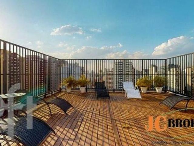 Apartamento com 51m² de área útil, amplo living, 2 dormitórios, sem vaga