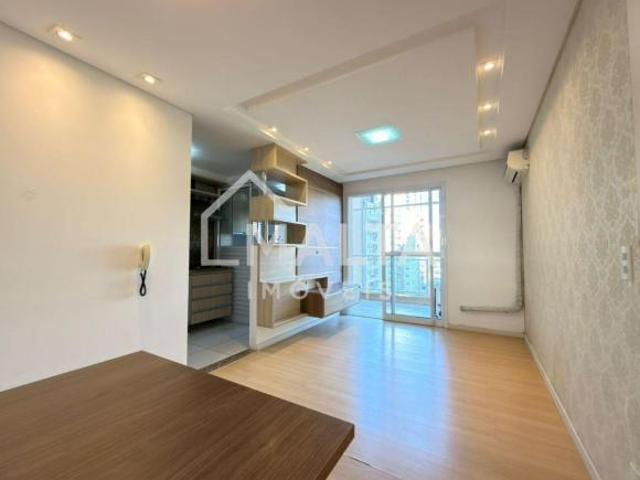 Apartamento com 55 m² construídos e 3 quartos à venda em Portão