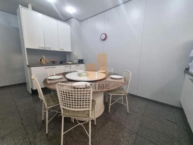 Apartamento com 5 Dormitórios 3 Vagas em Higienópolis