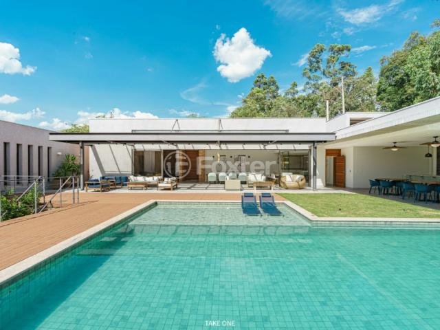 Casa em Condomínio com 5 dormitórios em Araçariguama