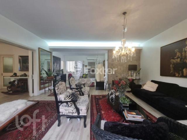 Apartamento com 5 dormitórios em Porto Alegre