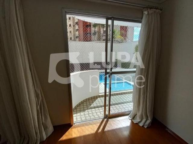 Apartamento com 5 dormitórios sendo 2 suítes a venda em Santana
