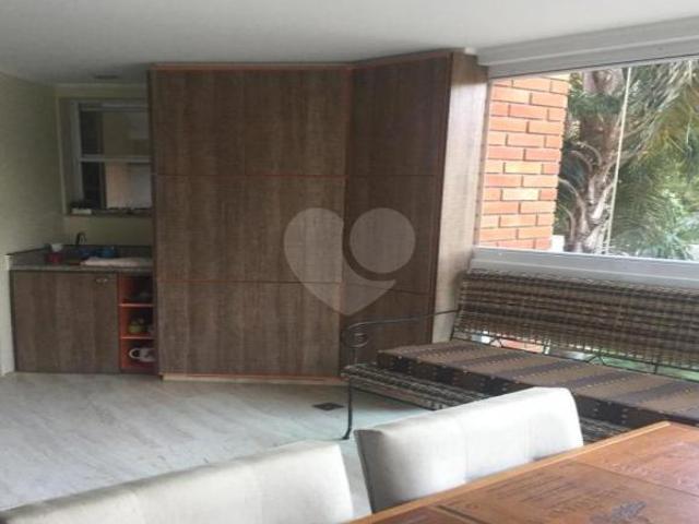 Apartamento com 5 quartos à venda em Umuarama SP