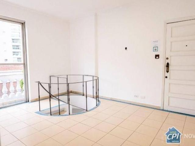 Apartamento com 5 Quartos e 7 banheiros à Venda, 208 m² por R$ 960.000