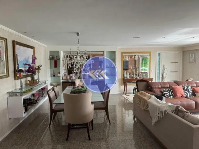Apartamento com 5 Quartos e 5 banheiros à Venda, 250 m² por R$ 1.500.000