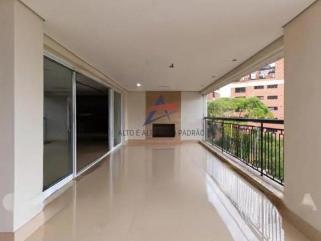 Apartamento com 5 suítes 5 vagas a venda no Panamby