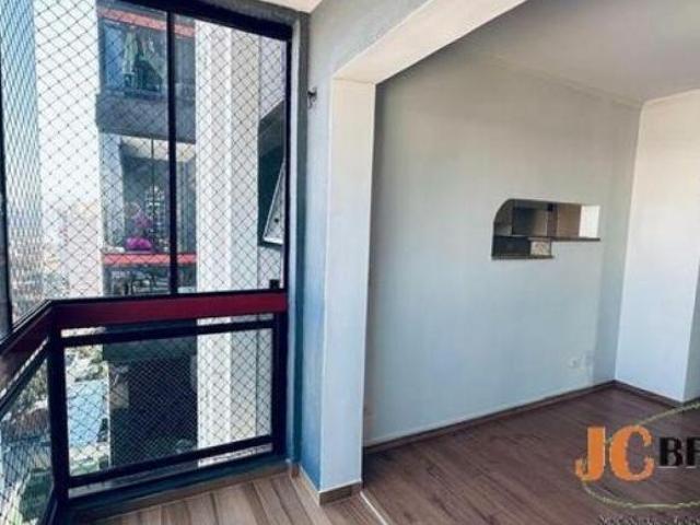 Apartamento com 60m², living em 2 ambientes, 2 dormitórios sendo 1 suíte, 2 vagas