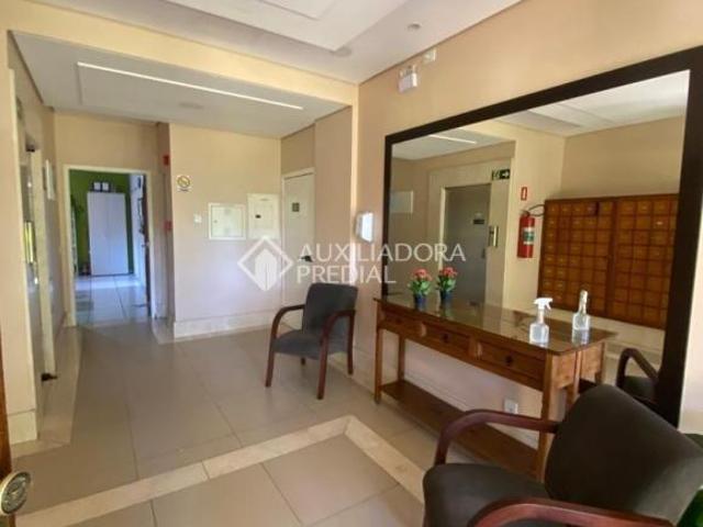 Apartamento com 61,84 m² privativos, 02 quartos living para 02 ambientes, cozinha e área de ser