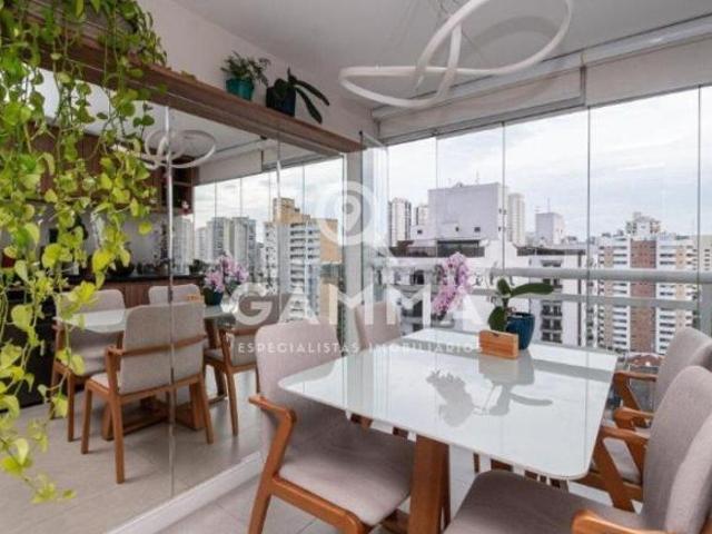 Apartamento com 61m² na Vila Romana, 2 dormitórios, 2 vagas e varanda