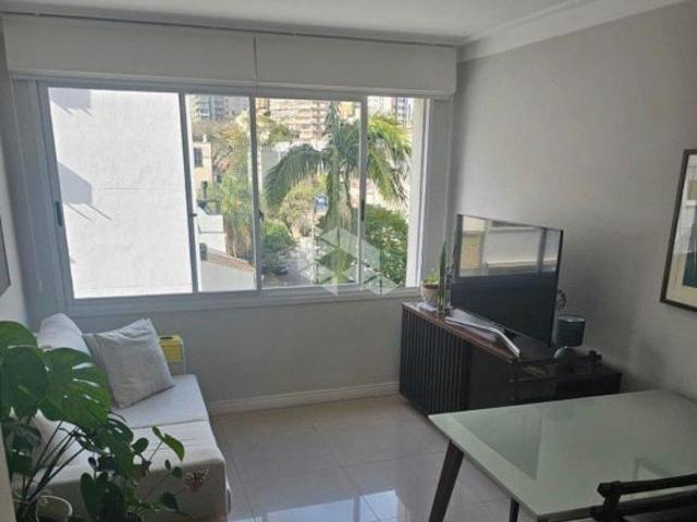 Apartamento com 61m², 2 dormitórios e 1 vaga à venda em Petrópolis Porto Alegre