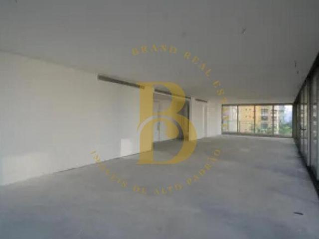 Apartamento com 630 m², 4 quartos sendo 4 suítes à venda no bairro Paraíso
