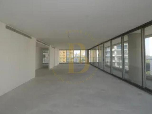 Apartamento com 630 m², 4 quartos sendo 4 suítes à venda no bairro Paraíso