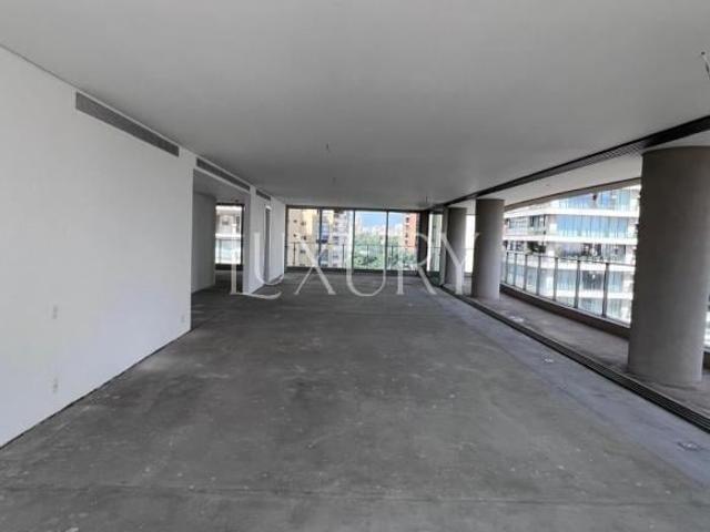 Apartamento com 632 m², 4 quartos sendo 4 suítes à venda no bairro Paraíso