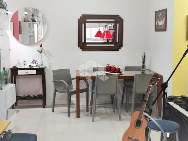Apartamento com 65 m², 2 dormitórios, sendo 1 suíte, 1 vaga de garagem coberta e escriturada, no bai