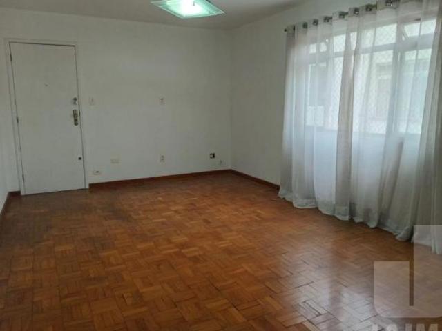 Apartamento com 67 m2 e uma vaga, próximo à Faculdades e ao comércio Perdizes