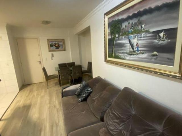 Apartamento com 68 m² e 2 quartos à venda em Curitiba
