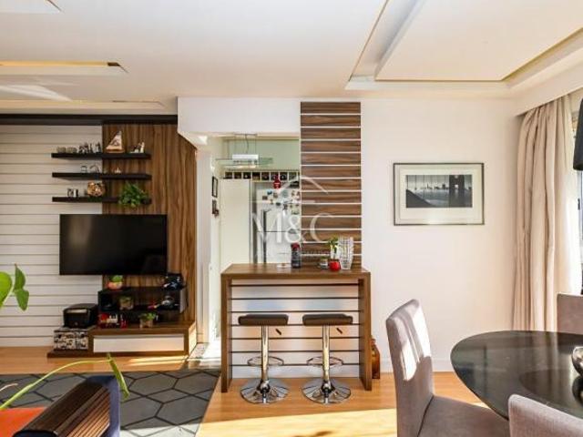 Apartamento com 70 m², 3 quartos sendo 1 suíte à v