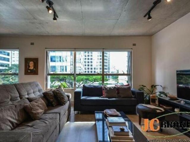 Apartamento com 70 m², Totalmente mobiliado, Espaçoso dormitório, Escritório, Living amplo, 1 Vaga