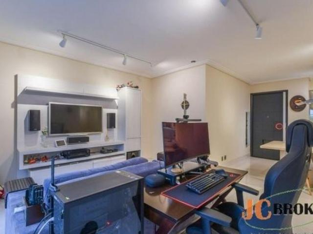 Apartamento com 70 m² de área útil, 1 suíte, 1 vaga