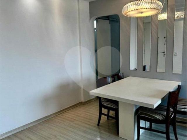 Apartamento com 72 m² e 2 quartos à venda na Vila Madalena