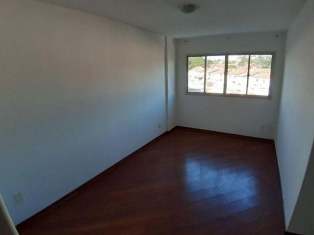 Apartamento com 72 m² e 3 quartos à venda em Jardim Ester