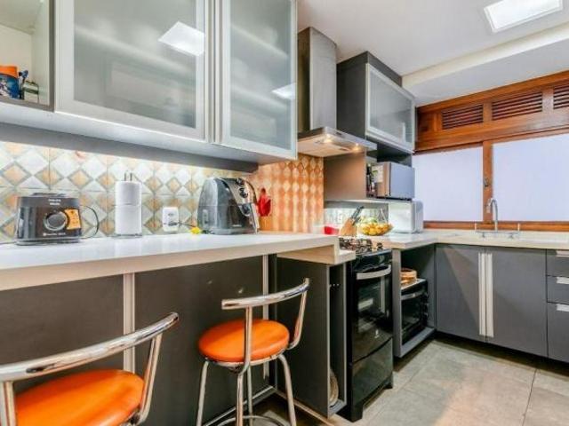 Apartamento com 73m² e 2 dormitórios, 2 vagas no bairro Higienópolis