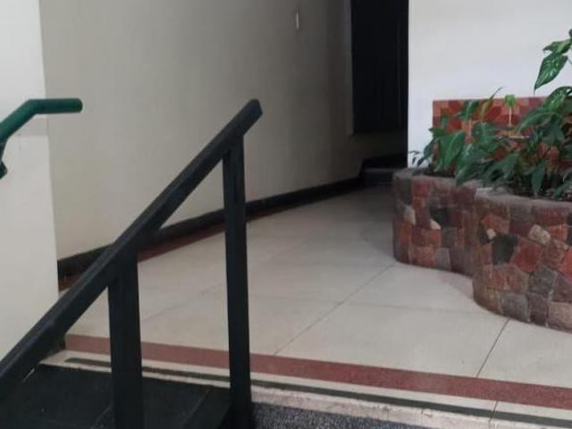 apartamento com 74m de área privativa, 02 dormitórios, sendo um deles com sacada