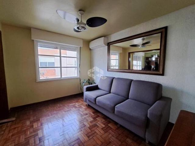 Apartamento com 74m² e 3 quartos à venda no Bairro Cristal
