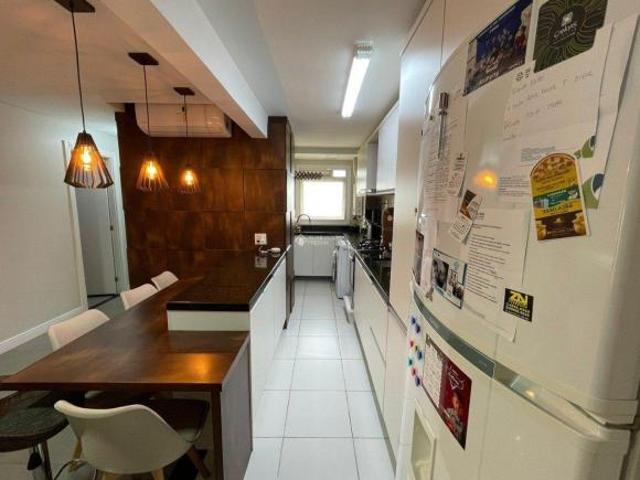 Apartamento com 75 m² de área privativa, 3 dormitórios com suíte, living para 2 ambientes, 1 vaga!
