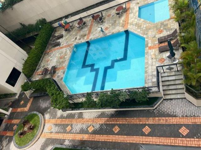Apartamento com 77 m² e 3 quartos à venda em Jardim Peri Peri