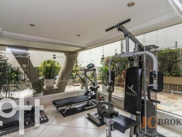 Apartamento com 80m², andar alto, 3 dormitórios sendo 1 suíte, 1 vaga