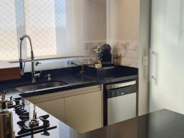 Apartamento com 81 m² e 3 quartos e duas vagas à venda no Centro