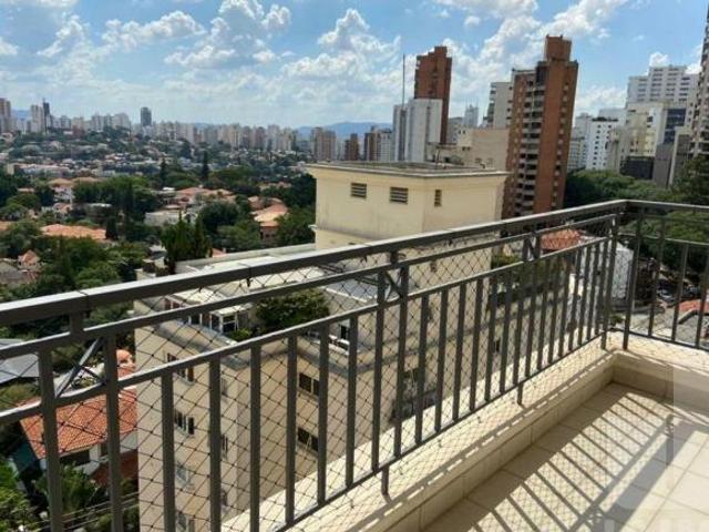 Apartamento com 83 m2 e uma vaga próximo ao Parque Buenos Aires e ao Shopping Higienópolis