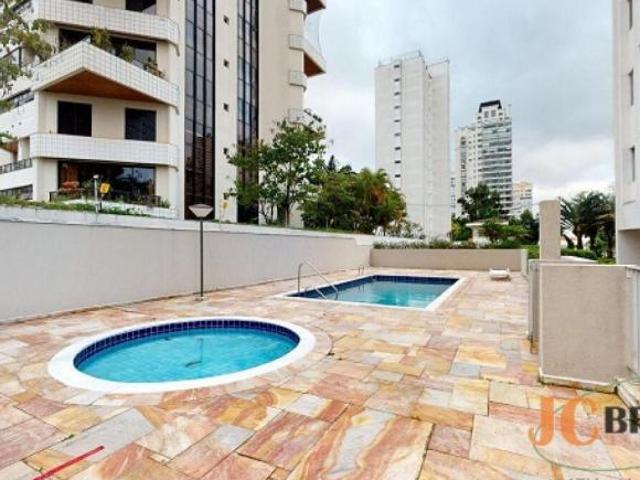 Apartamento com 84 m² de área útil, 3 dormitórios sendo 1 suíte, 1 vaga