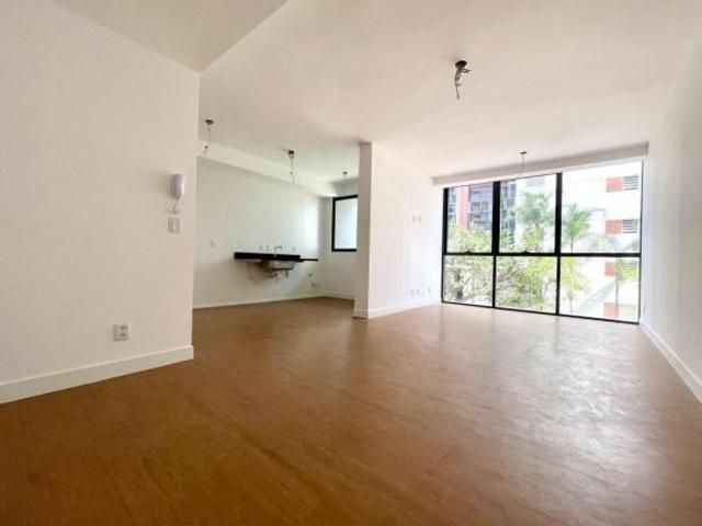 Apartamento com 84 m² e 2 suítes à venda em Noroeste